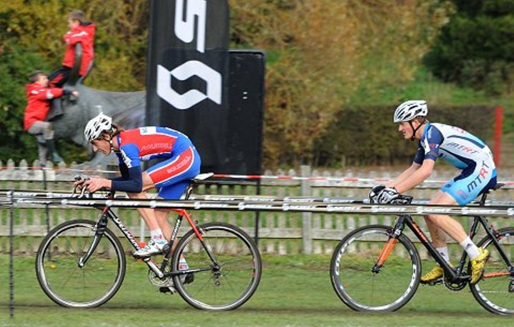 Model Baju Sepeda Dan Perlengkapannya, Tips Memilih dan Pesan Jersey Sepeda